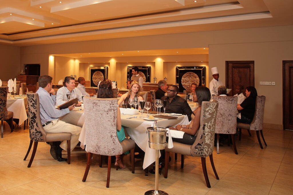 Dining - Shepherds Tree Game Lodge