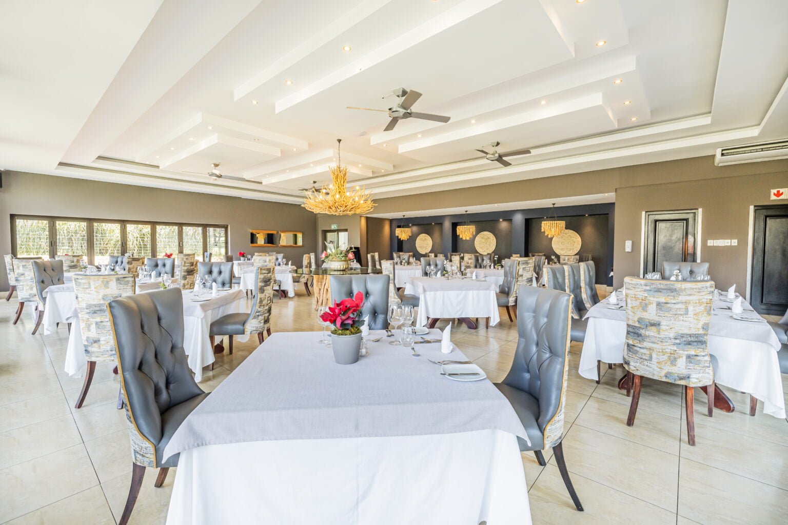 Dining - Shepherds Tree Game Lodge